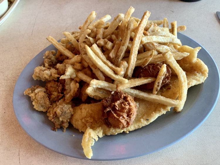 Hunter’s Cafe – Shellman Bluff, GA | Burgers, Barbecue and Everything Else